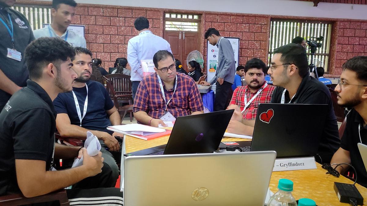 Five teams win ₹1 lakh award in finals of Smart India Hackathon 2022 - The Hindu